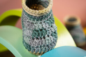 Einfache Babyschuhe häkeln in weniger als 2 Stunden + Video